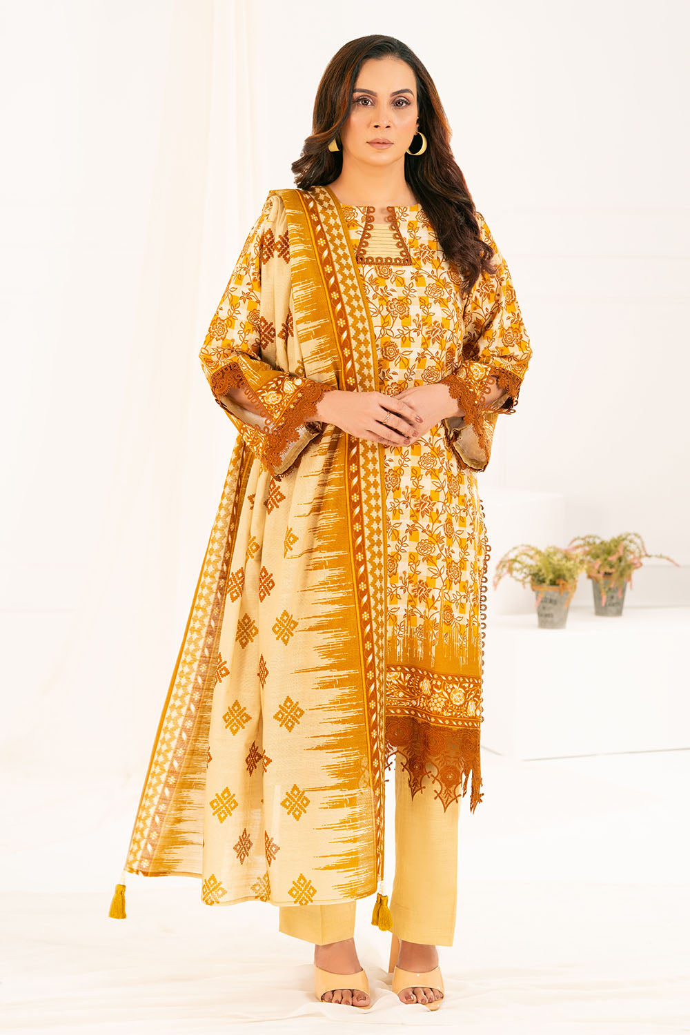 3 Piece Printed Khaddar Suit with Dupatta K-52087 | GulAhmed - uae ...