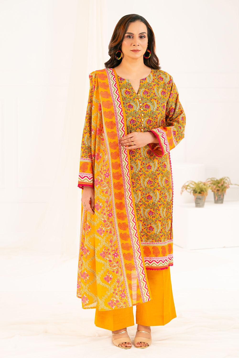 3 Piece Printed Khaddar Suit with Dupatta K-52099 | GulAhmed - uae ...